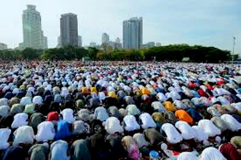 Lebaran Idul Fitri in Jakarta | Traditions, Culture 2024